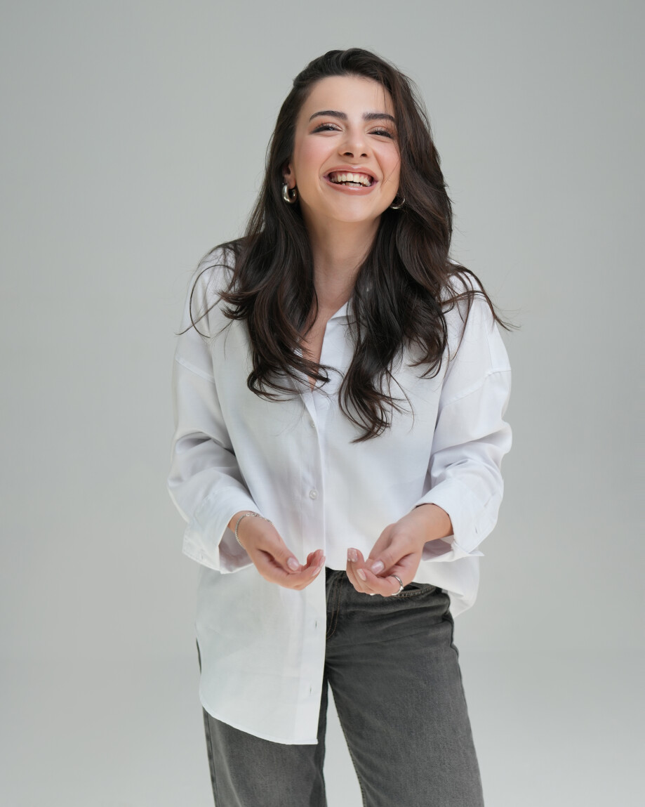 Ecem Öz I PH7 Entertainment